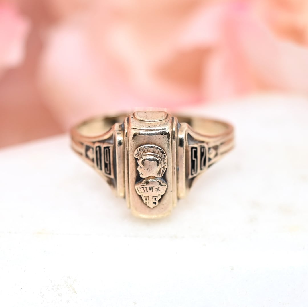 1952 Class Ring in 10k Gold Size 7.5 / P NILES HS Engraved BGG Inside ...