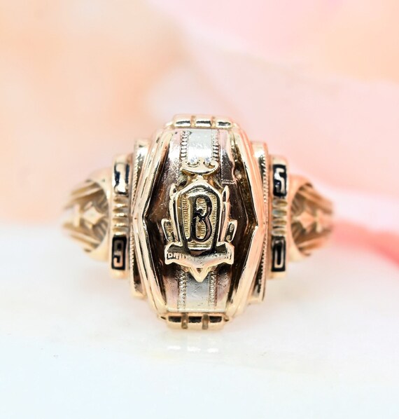 Vintage Class Ring Br