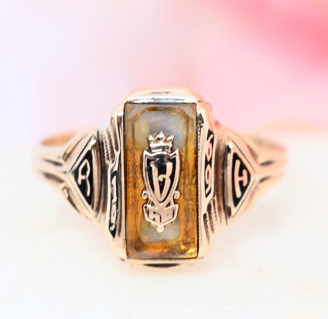 Vintage Ladies 1969 Class Ring 10k Gold RH Initials Art Deco Style ...