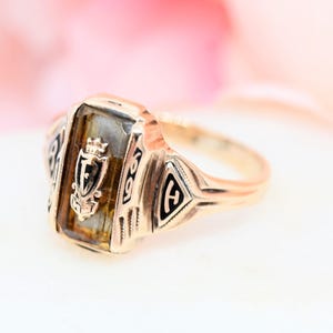 Vintage Ladies 1969 Class Ring 10k Gold, RH Initials, Art Deco Style Ladies Size 5.5 Signet Ring ...