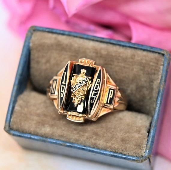 1965 class ring 10k gold Ripon High School "M P" init… - Gem