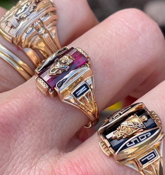 1965 class ring 10k gold Ripon High School "M P" init… - Gem