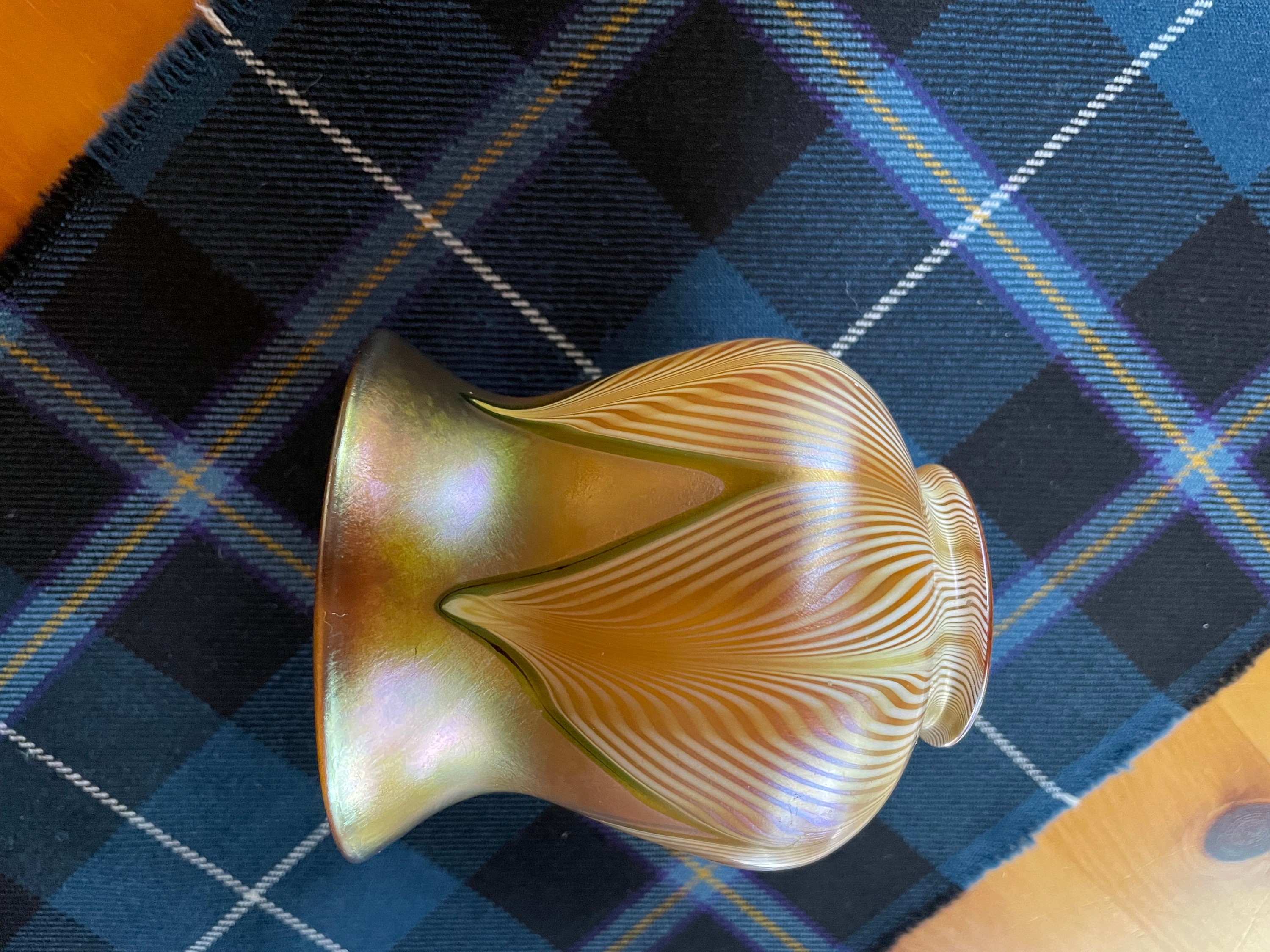 Quezal Antique Art Glass Shade. Signed. Circa 1910-1920. Pulled Feather ...