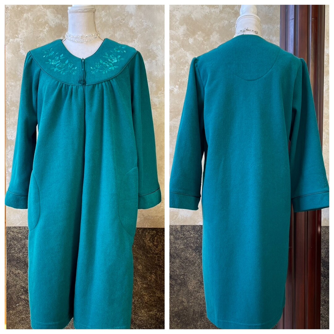 Vintage Green Duster / Sleepwear With Pockets, Zip up Front With a ...
