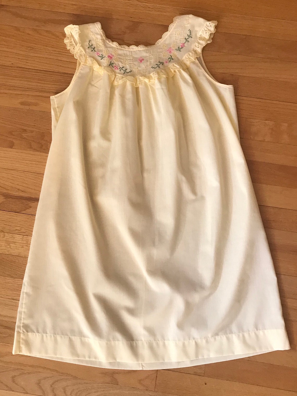 Pretty Vintage 1970s Short Yellow Night Gown / Nightgown With - Etsy