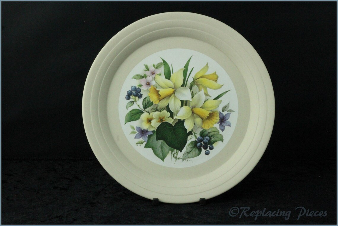 Hornsea Collector Plate Flowers - Etsy