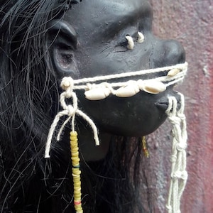 Shrunken Human Head Tzantza Warrior Trophy Jivaro Tribe Replica ...
