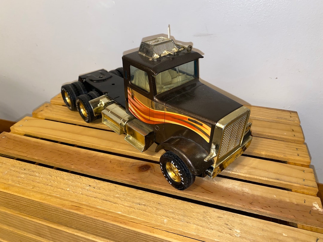 Vintage Nylint Freightliner Play Truck - Etsy