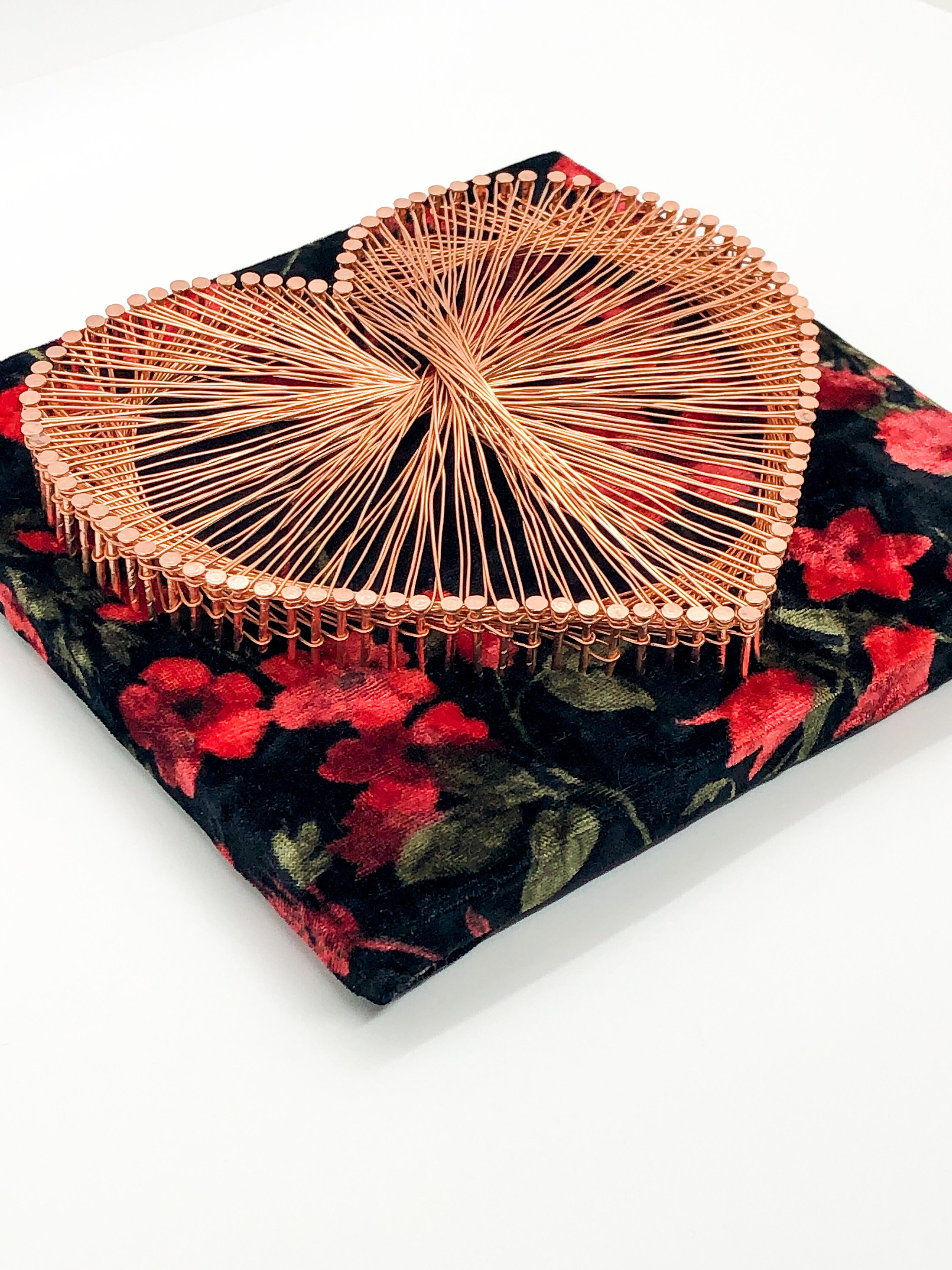 Wire String Art Heart, Gold Metal Wall Sculpture, Minimalist Gifts for ...