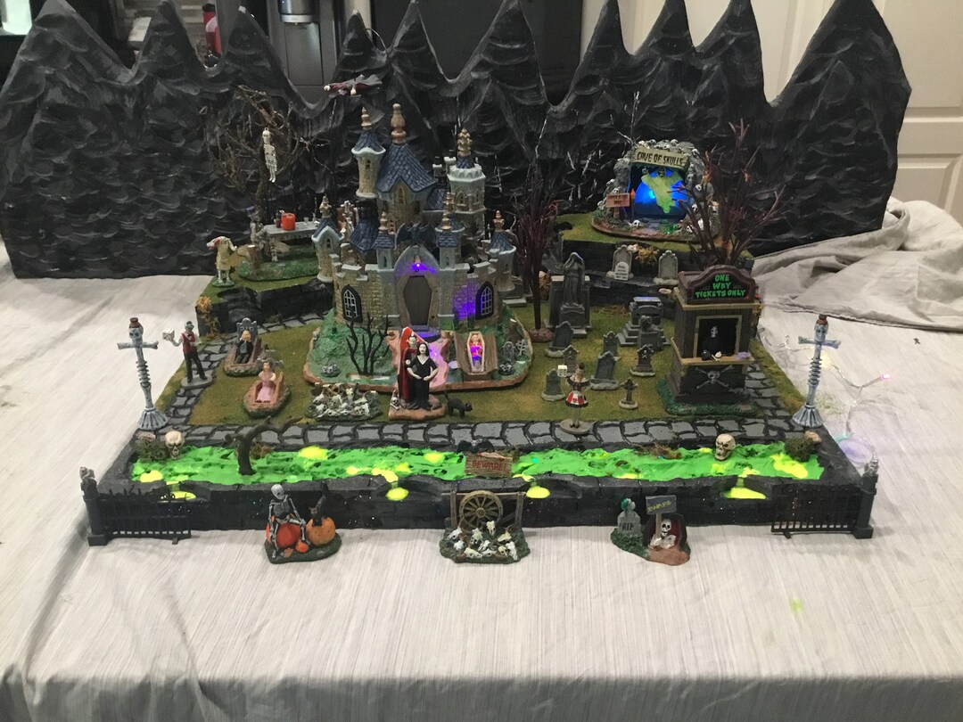 Halloween Village Display Platform toxic River That Glove ..fits Well ...