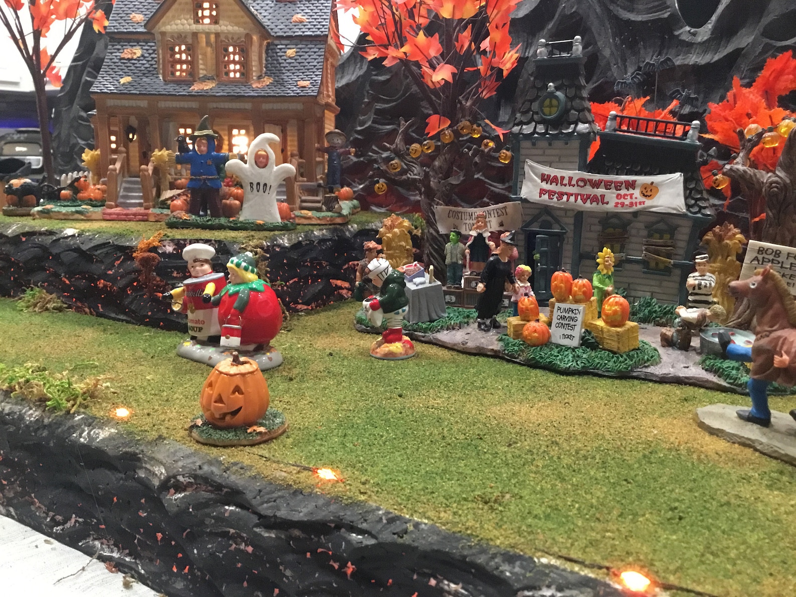 Halloween Village Display Platform for Spooky Town Lemax Dept56 24x14 ...