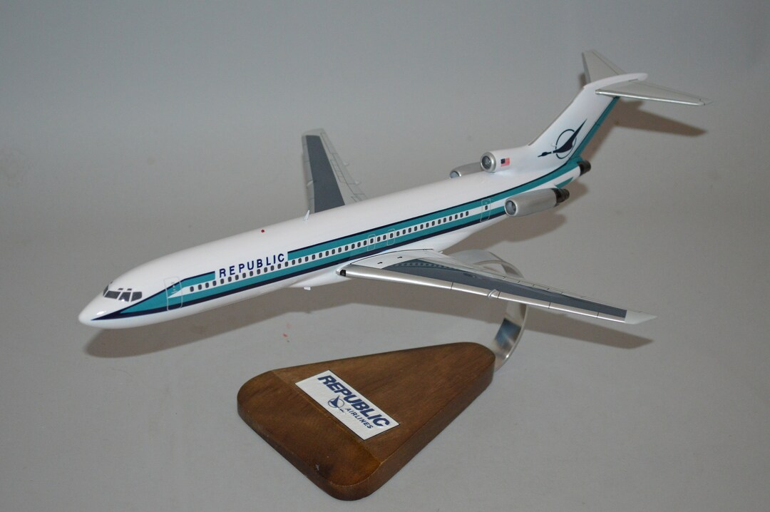 Boeing 727 Republic Airlines Mahogany Wood Airplane Desktop Model Hand ...
