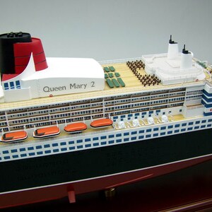 Cunard Ocean Liner Queen Mary 2 (QE2) Ship Model Hand Carved Mahogany ...