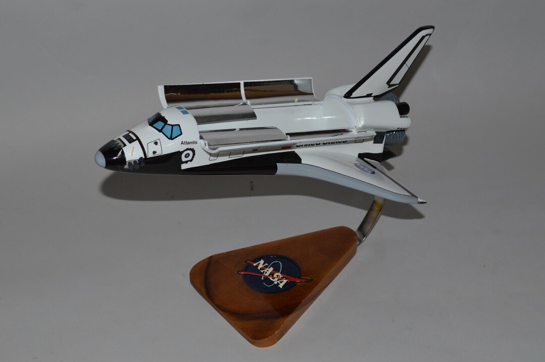 Space Shuttle Atlantis With Working Doors NASA Airplane Model Hand ...