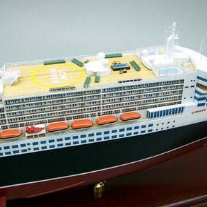 Cunard Ocean Liner Queen Mary 2 (QE2) Ship Model Hand Carved Mahogany ...