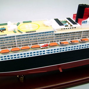 Cunard Ocean Liner Queen Mary 2 (QE2) Ship Model Hand Carved Mahogany ...