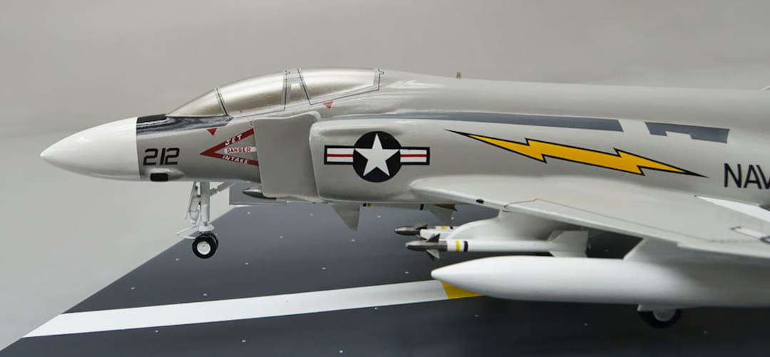 F-4 Phantom VF-33 Aircraft Carrier TRAP Landing Desktop Display ...