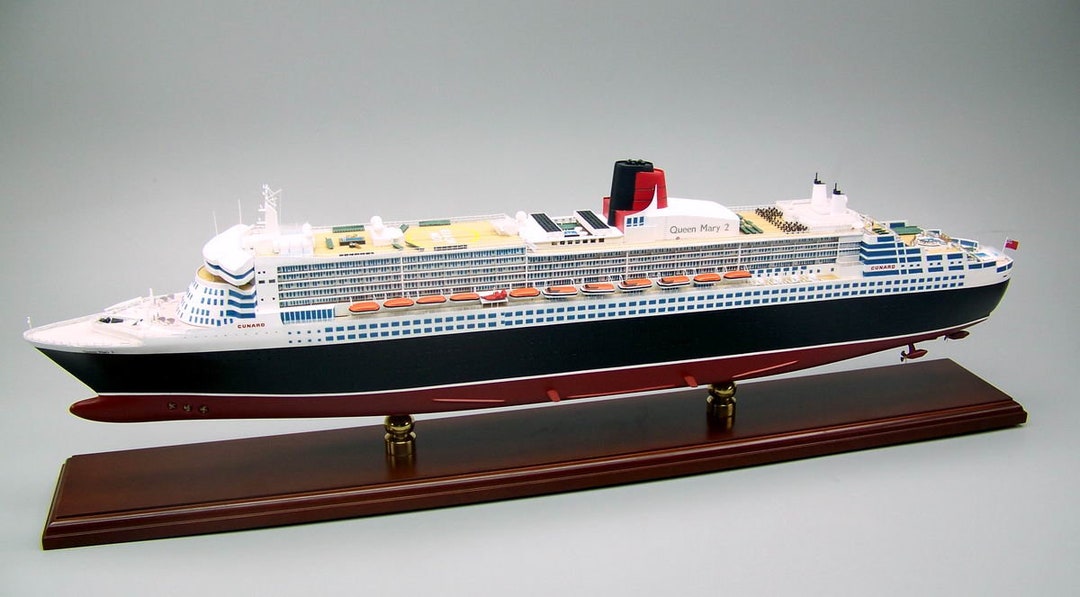 Cunard Ocean Liner Queen Mary 2 (QE2) Ship Model Hand Carved Mahogany ...