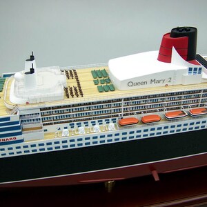 Cunard Ocean Liner Queen Mary 2 (QE2) Ship Model Hand Carved Mahogany ...