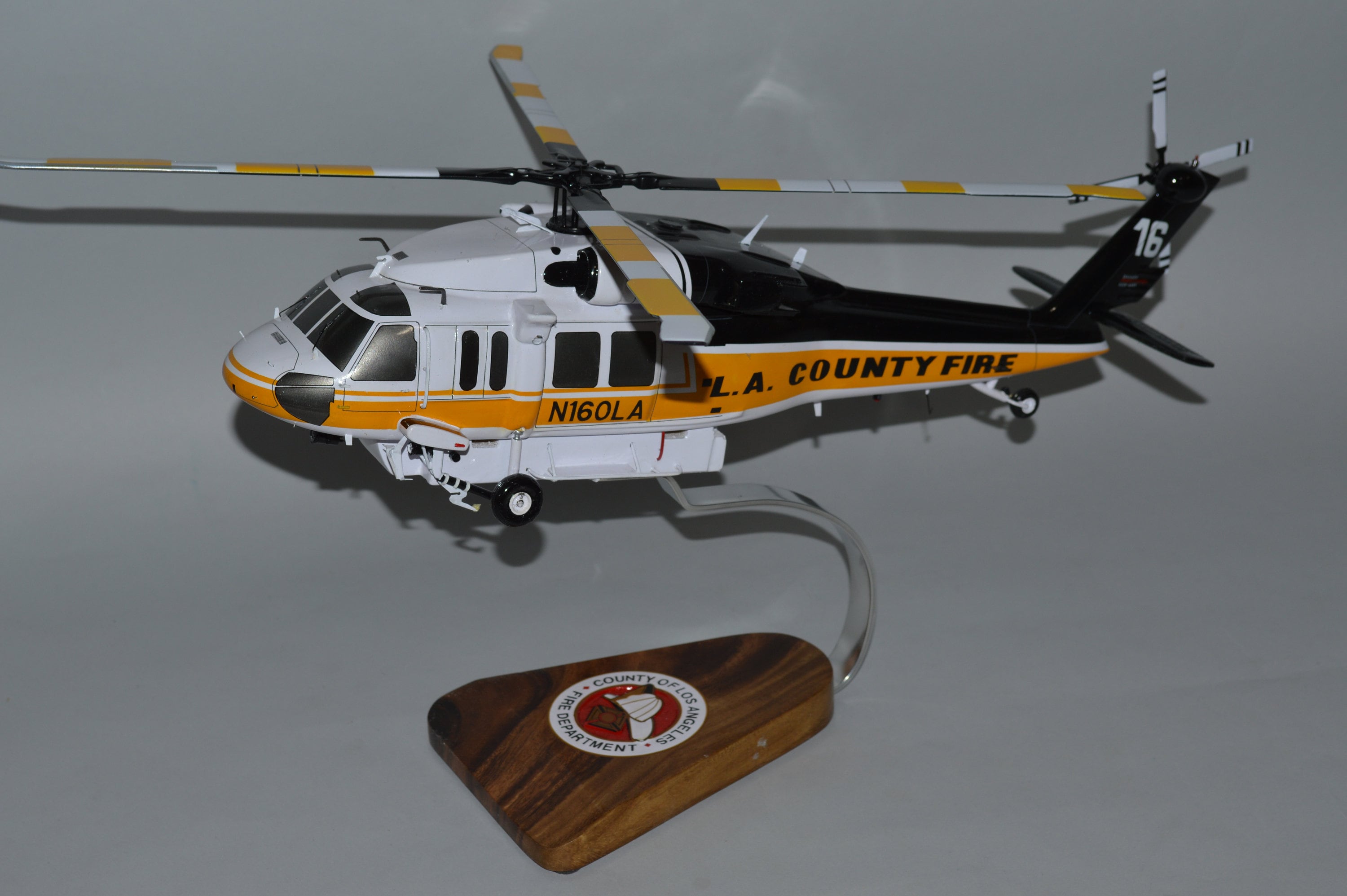 S-70 UH-60 Firehawk Los Angeles County Fire Department Helicopter ...