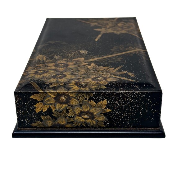 Antique Japanese Lacquer Box - Gem