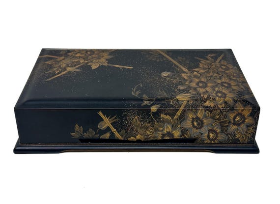 Antique Japanese Lacquer Box - Gem
