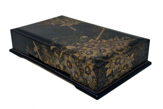 Antique Japanese Lacquer Box - Gem