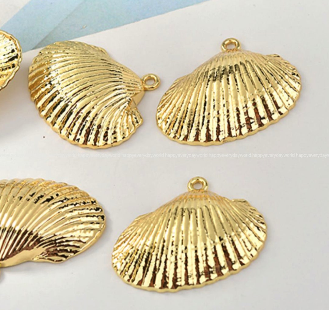 Gold Shell Pendant 28x33mm Sea Charm Pendant 14k Gold Plated Beach ...