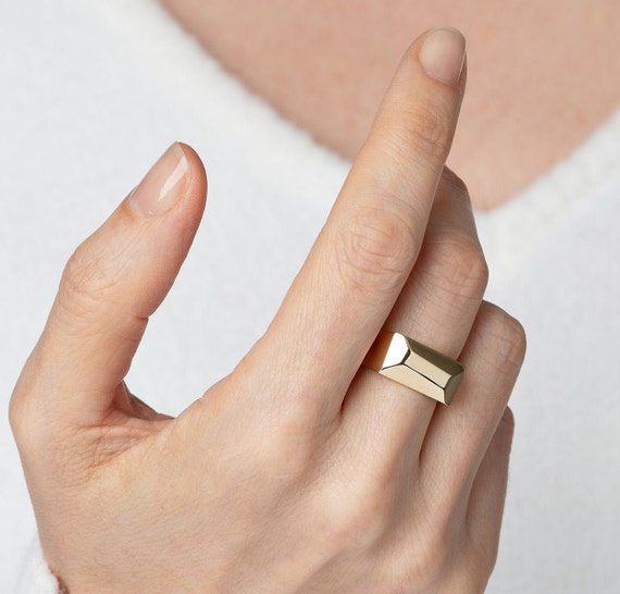 Etsy gold signet ring store