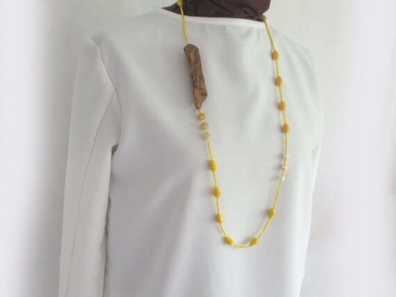 Collier de perles jaunes avec bois flotté - Etsy France