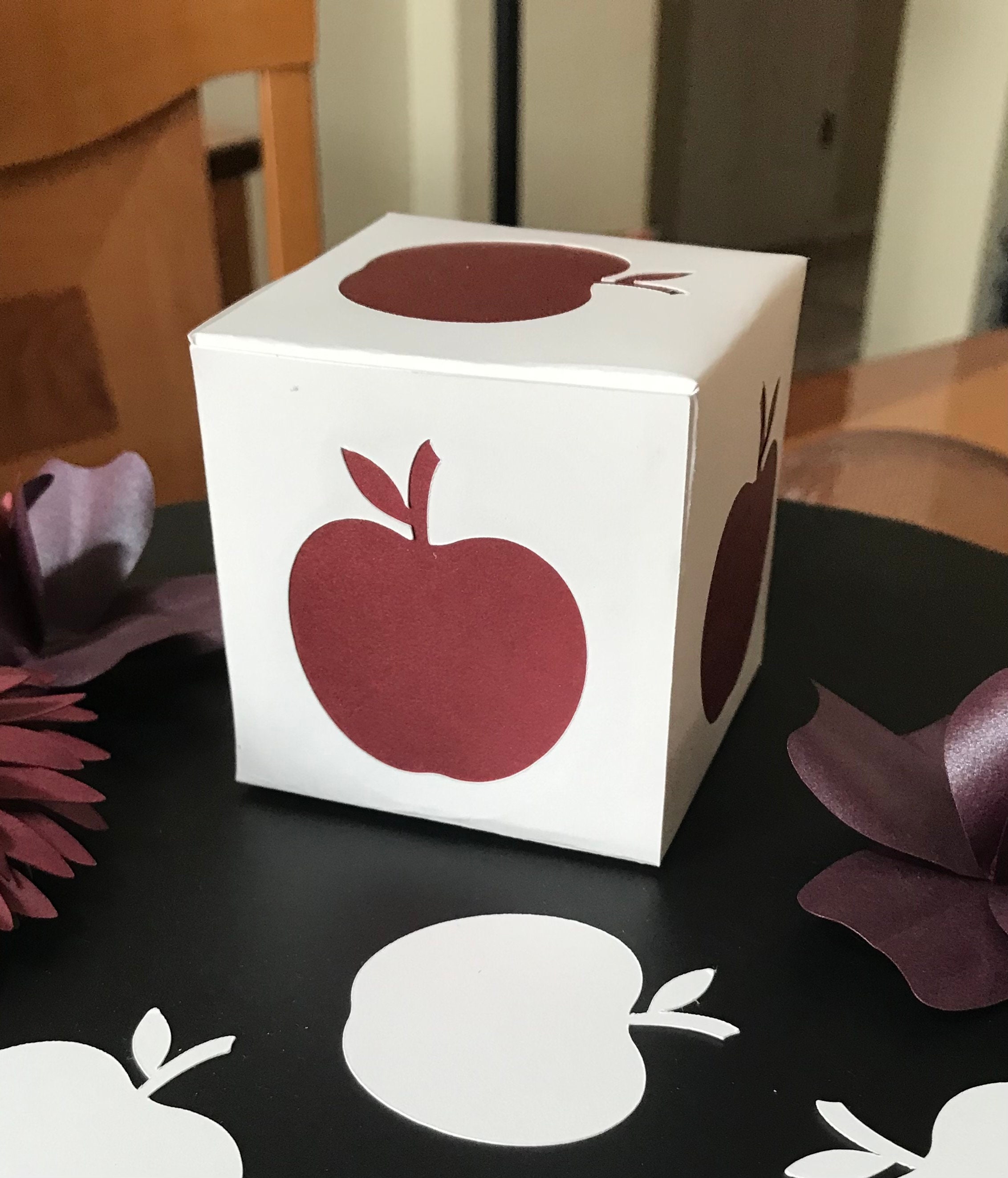 Apple Gift Box Template One Piece Adjustable SVG Cut Files for Cricut ...