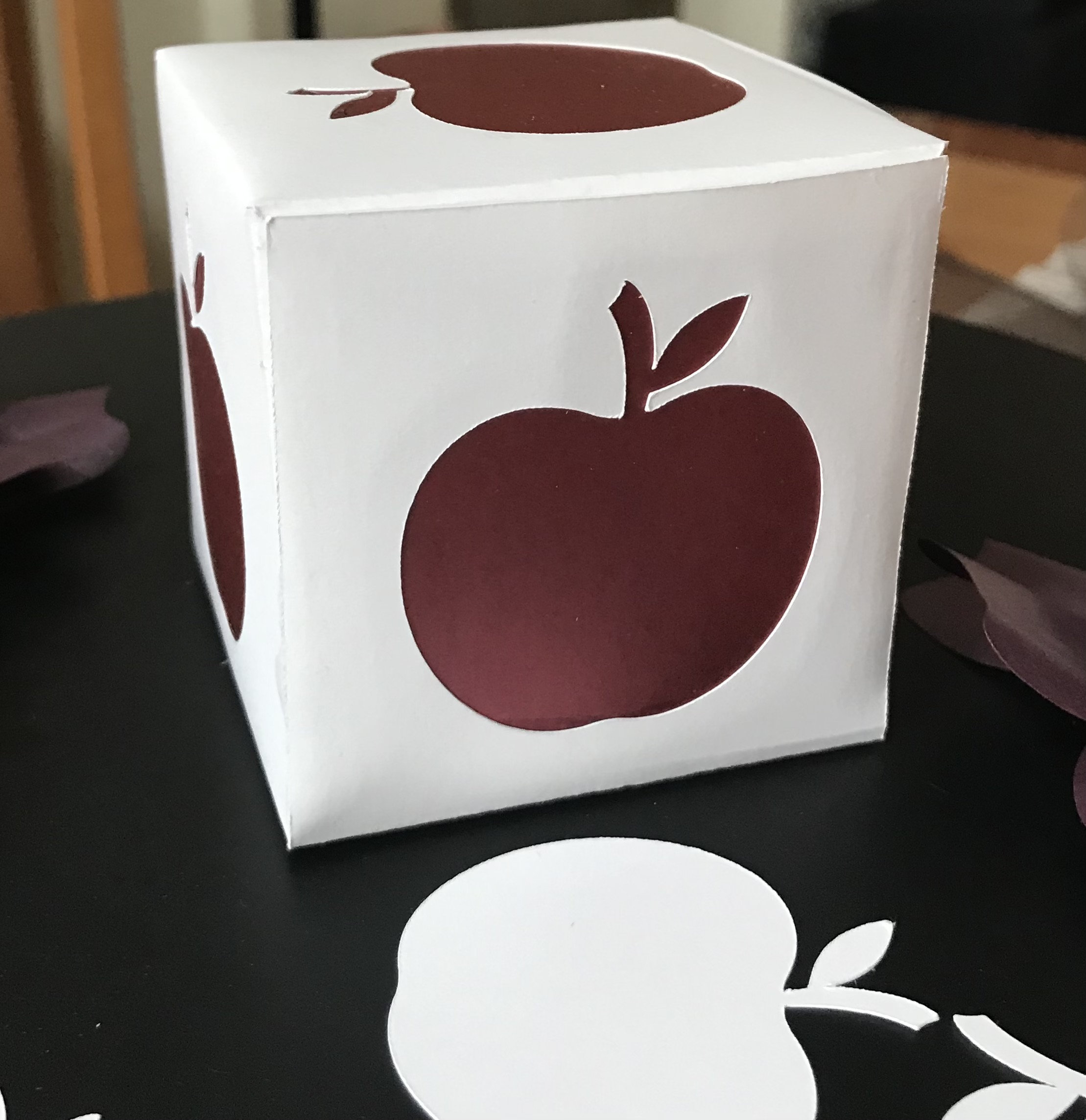 Apple Gift Box Template - One Piece Adjustable SVG Cut Files for Cricut ...