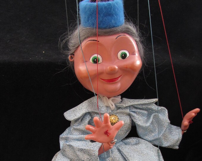 Vintage Pelham Puppets QUEEN 1960s Made in England 13" - Etsy