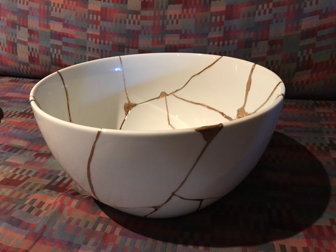 Large Beautiful Kintsugi Bowl TWENTY Plus Breaks - Etsy