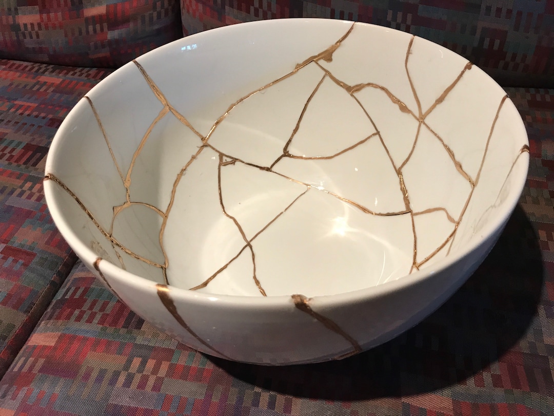Large Beautiful Kintsugi Bowl TWENTY Plus Breaks - Etsy