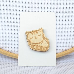 Cat Needle Minder, Cute Kitty Wooden Magnetic Needle Keeper for Cross ...