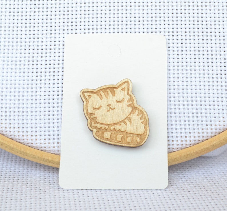 Cat Needle Minder, Cute Kitty Wooden Magnetic Needle Keeper for Cross ...