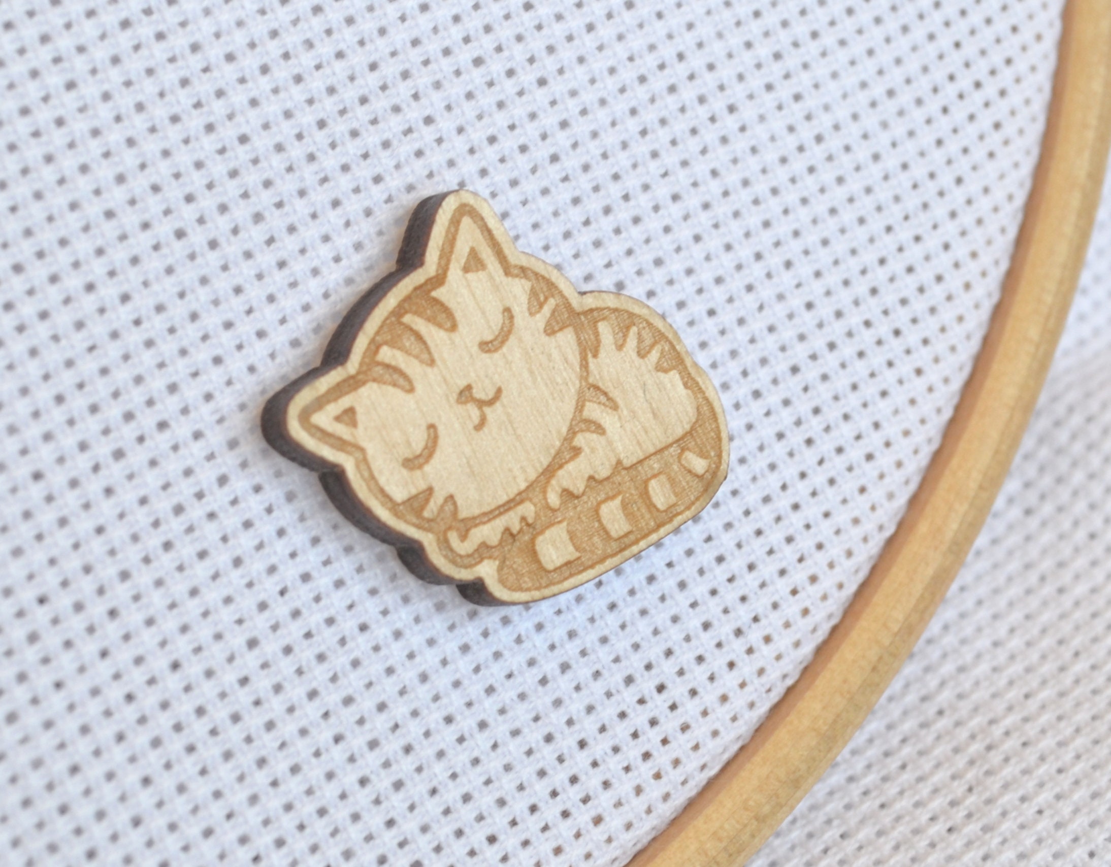 Cat Needle Minder, Cute Kitty Wooden Magnetic Needle Keeper for Cross ...