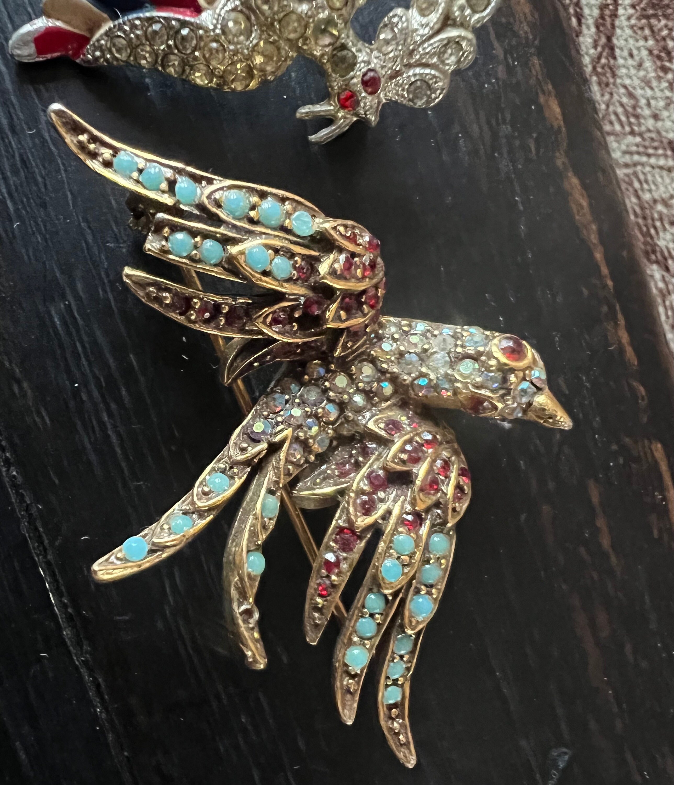 BROOCHES 2 1940s Bird Brooches WWII Peace Dove Signed JEANNE - Etsy