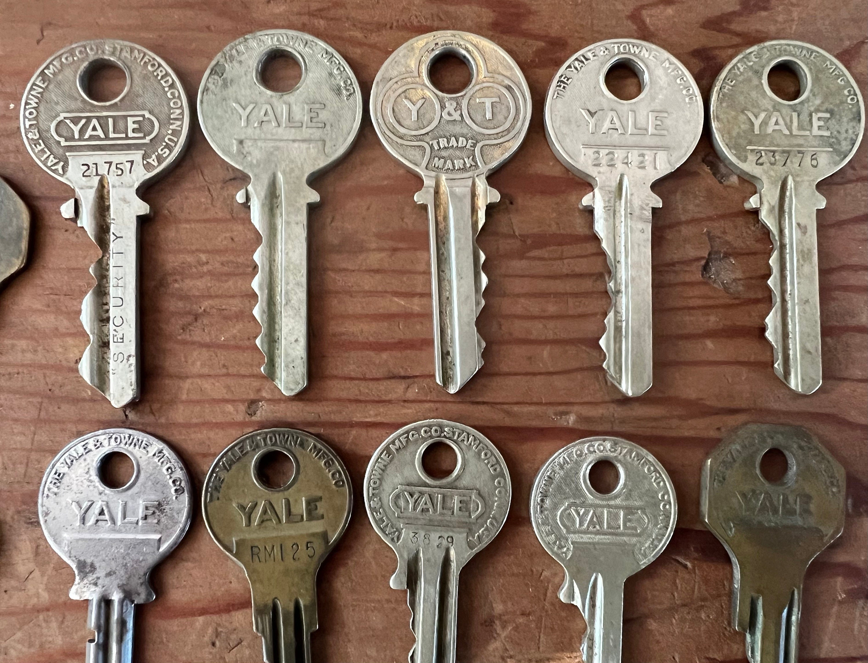 KEYS 36 Antique YALE & TOWNE Keys Flat Skeleton Push Keys Pat. 1880 X2 ...