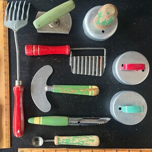 13 Vintage Red & Green Kitchen Utensil Tools Gadgets Painted - Etsy