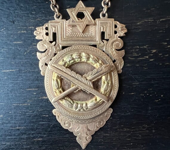 Antique 14k Gold Jewish Pin Badge Congregation Sons o… - Gem