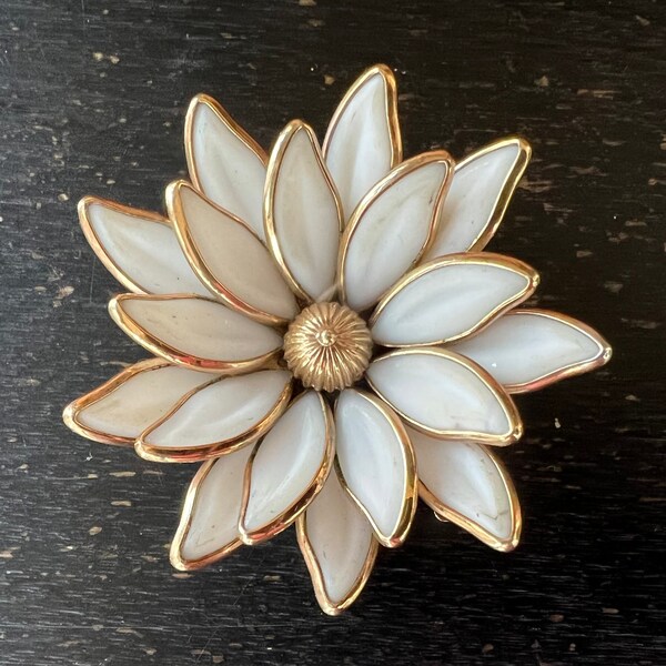 Trifari Pin Brooch - Etsy