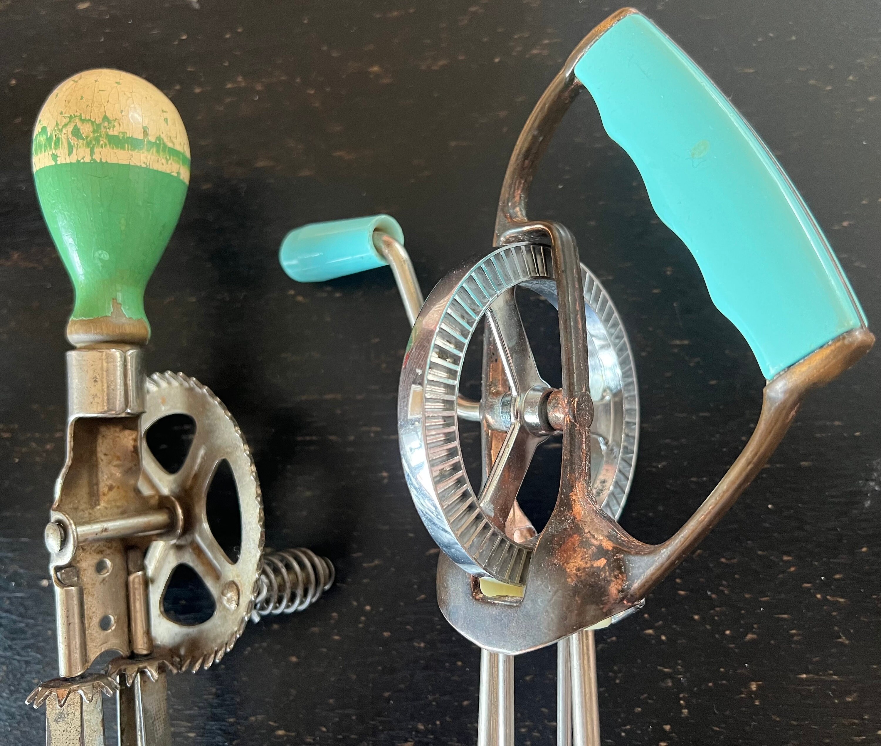 3 Vintage Egg Beaters Red, Green, Turquoise Early Midcentury Manual ...