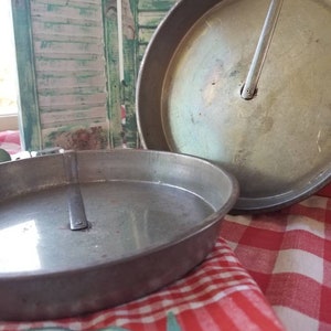 Delicious Pair of Vintage Farmhouse Cake Pans. These Two 10-in Cake ...