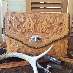 This Rustic Tooled Leather Purse is the Perfect Cowgirl Purse. This ...