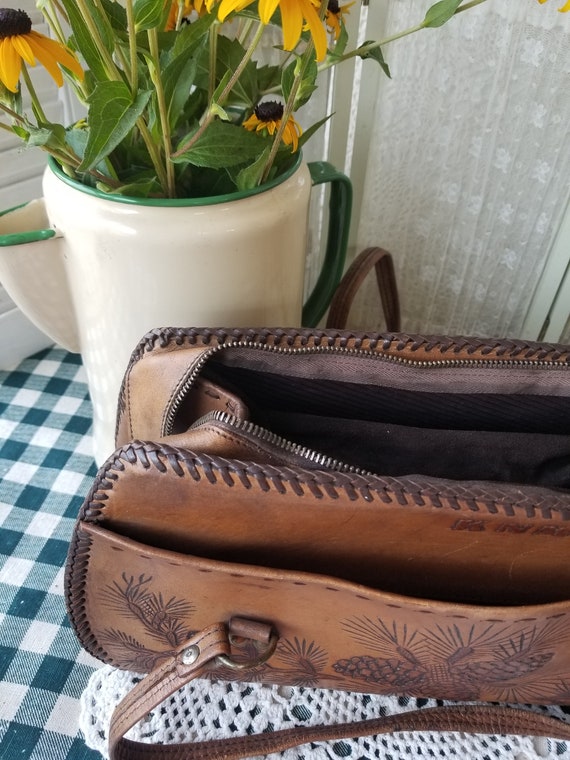 This rustic tooled leather purse is the perfect boho … - Gem