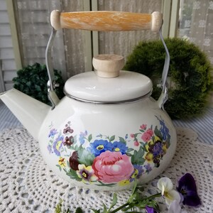 Vintage Enameled Tea Kettle. This Gorgeous Flower Adorned Cream Tea ...