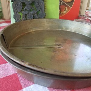 Delicious Pair of Vintage Farmhouse Cake Pans. These Two 10-in Cake ...