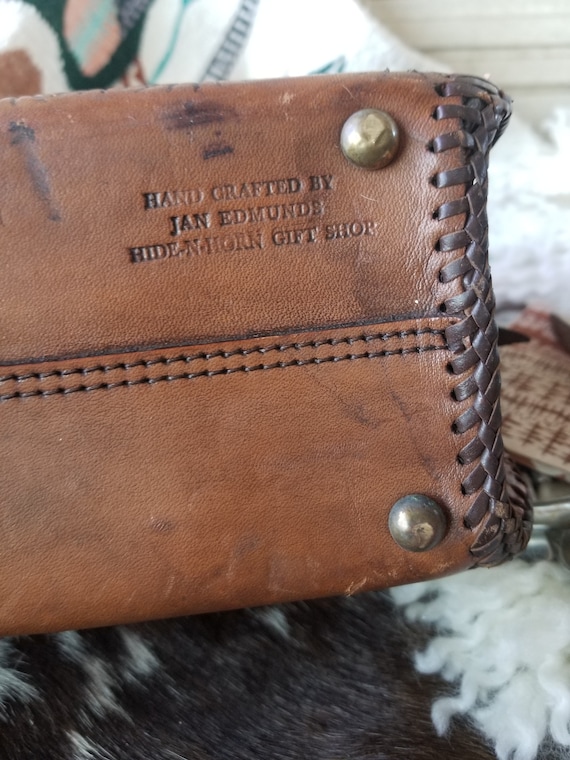 This rustic tooled leather purse is the perfect boho … - Gem